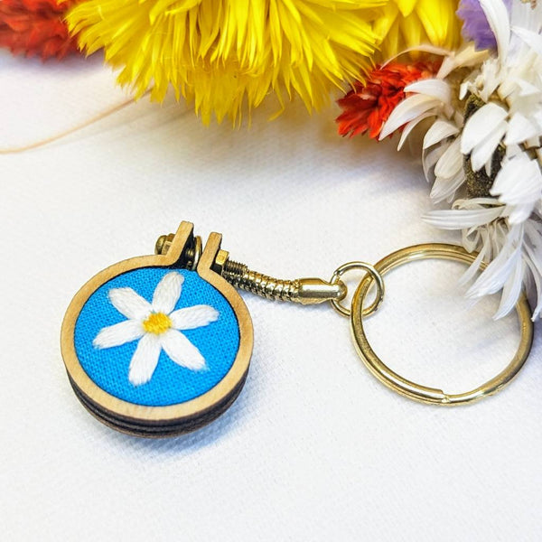 Daisy Keyring Embroidery Kit | Paraffle Embroidery