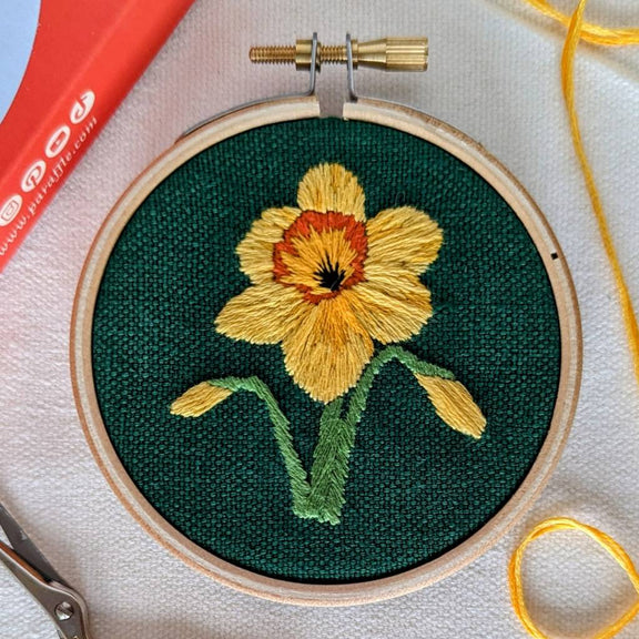 Daffodil Embroidery Pattern | Paraffle Embroidery