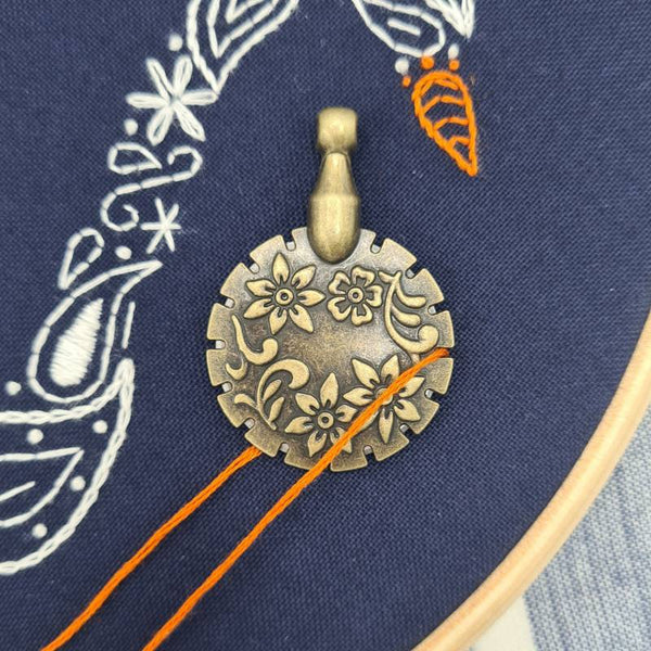 Embroidery Thread Cutter Pendant | Paraffle Embroidery